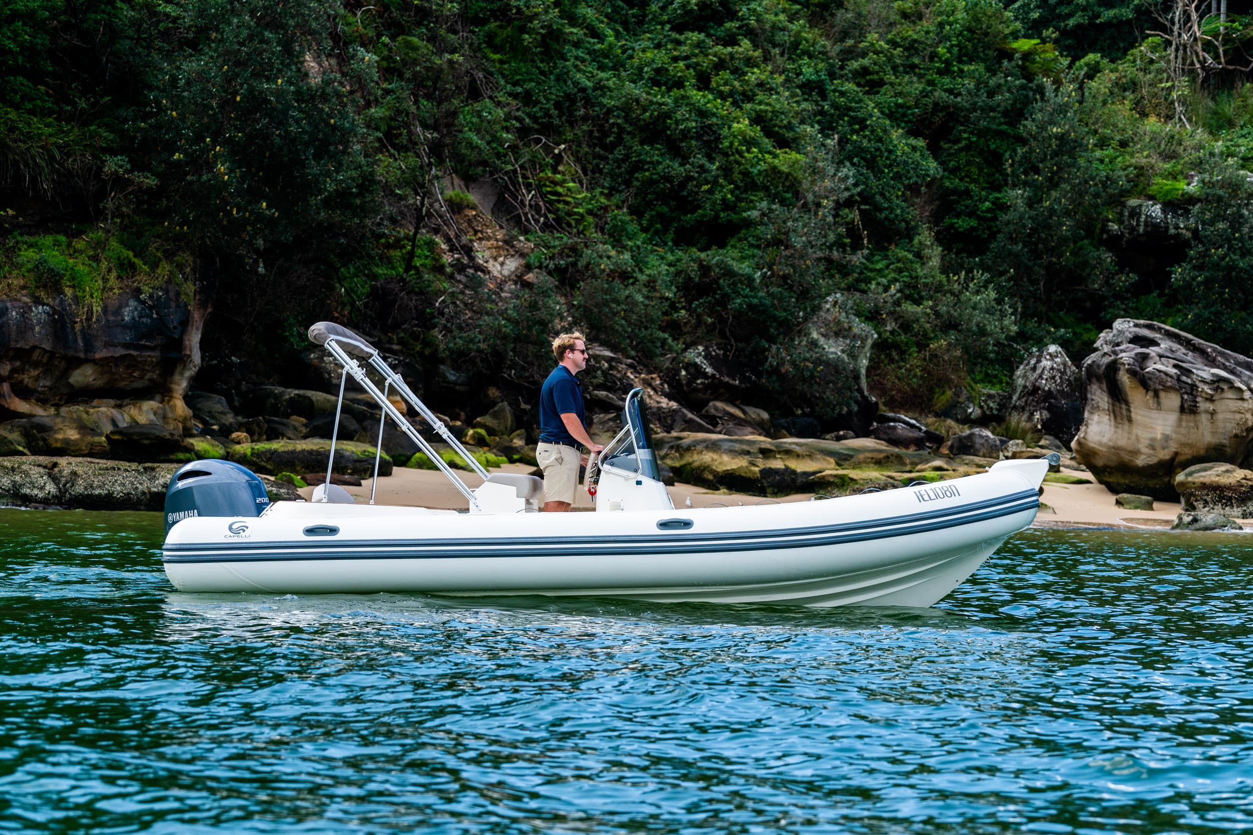 CAPELLI TEMPEST 650 — Short Marine