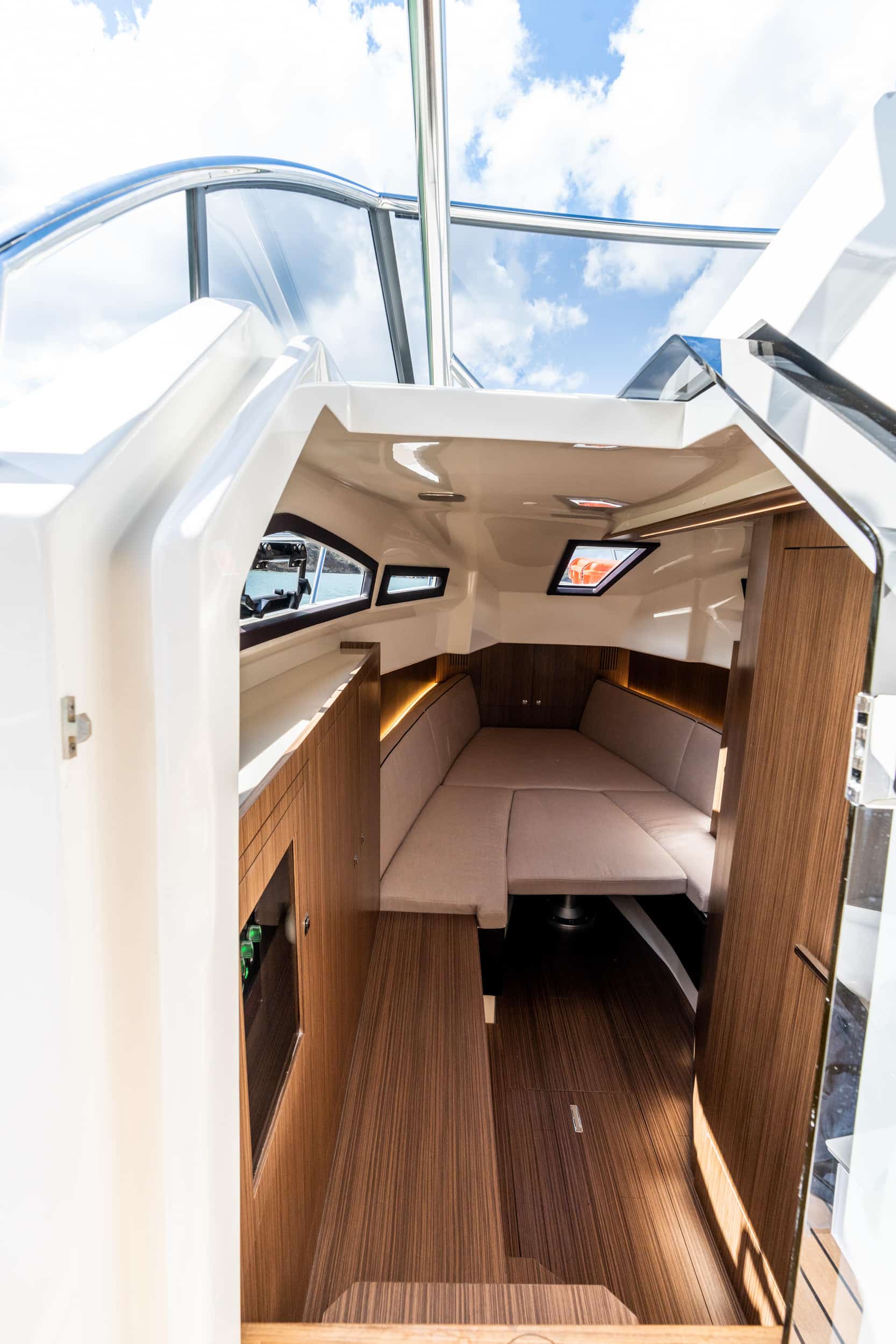 Capelli Tempest 50 Luxury Line For Sale | Maxi-RIB Elegance & Power ...