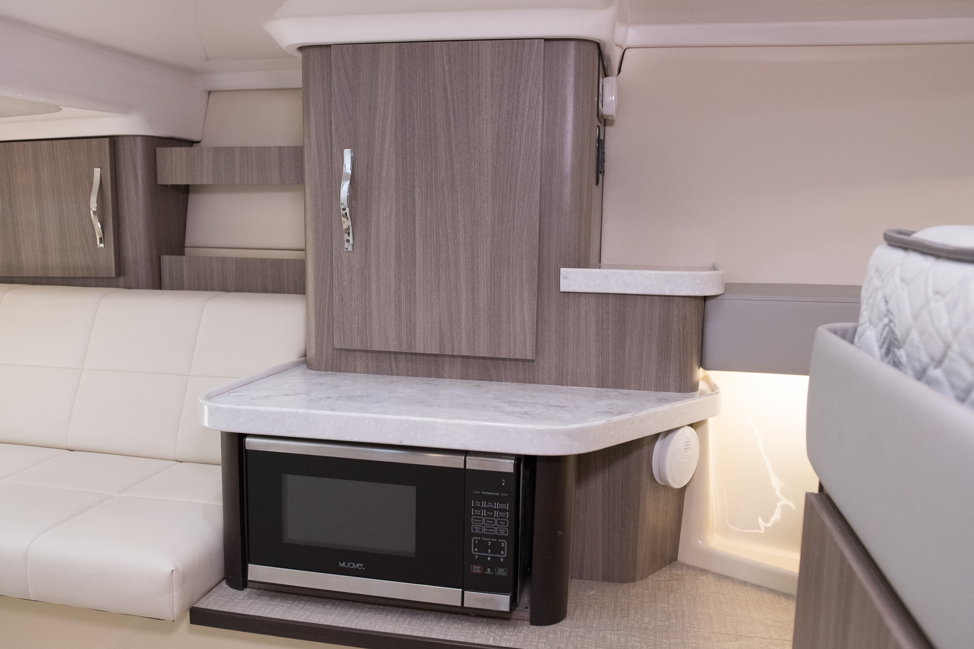 REGAL 36 GRANDE COUPE — Short Marine